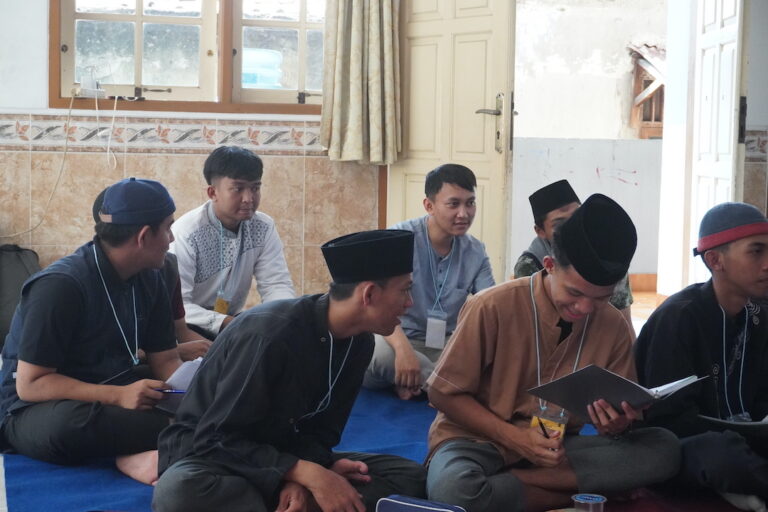 Dauroh Relawan Pengajar, Sadar Belajar Untuk Mengajar | Pesantren Bina ...